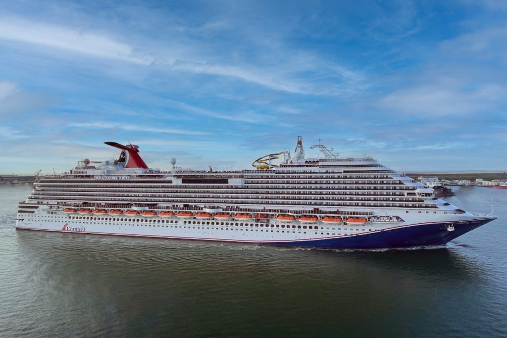 Carnival Dream vs Carnival Vista - Ship Comparison