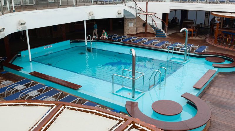 Carnival Valor vs Carnival Glory - Ship Comparison