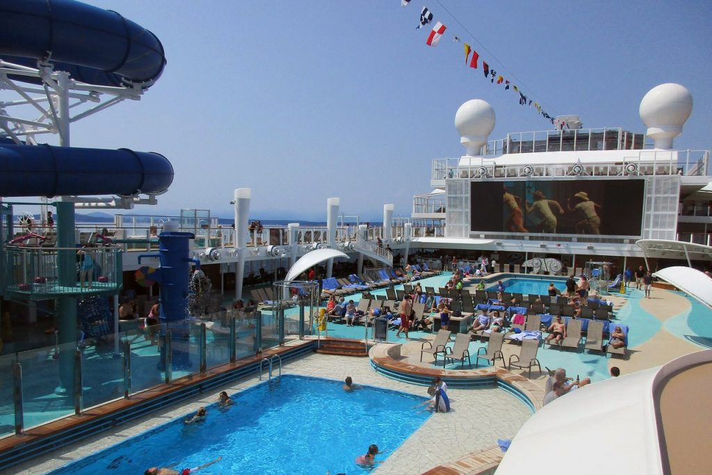 Norwegian Bliss vs Norwegian Jade - Ship Comparison
