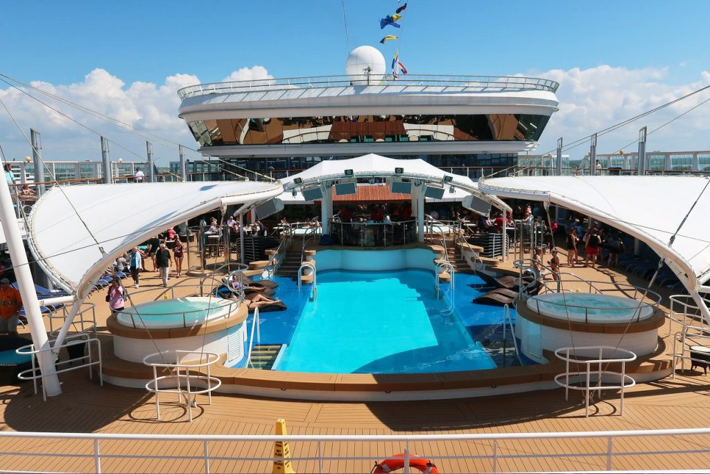 Norwegian Dawn vs Norwegian Star - Ship Comparison