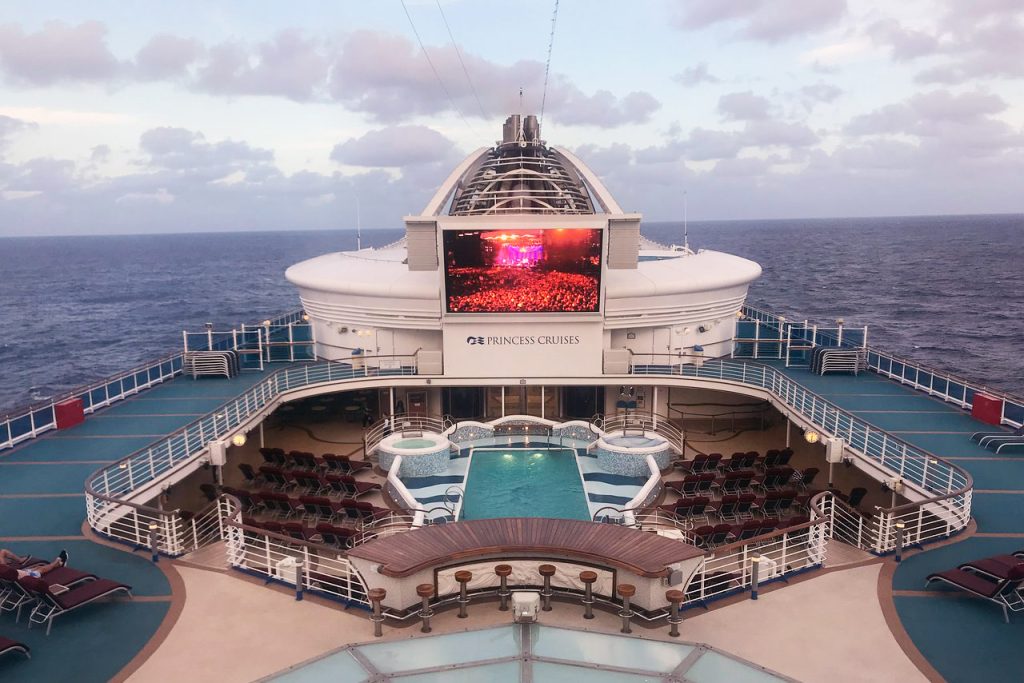 Grand Princess vs Islander - Ship Comparison