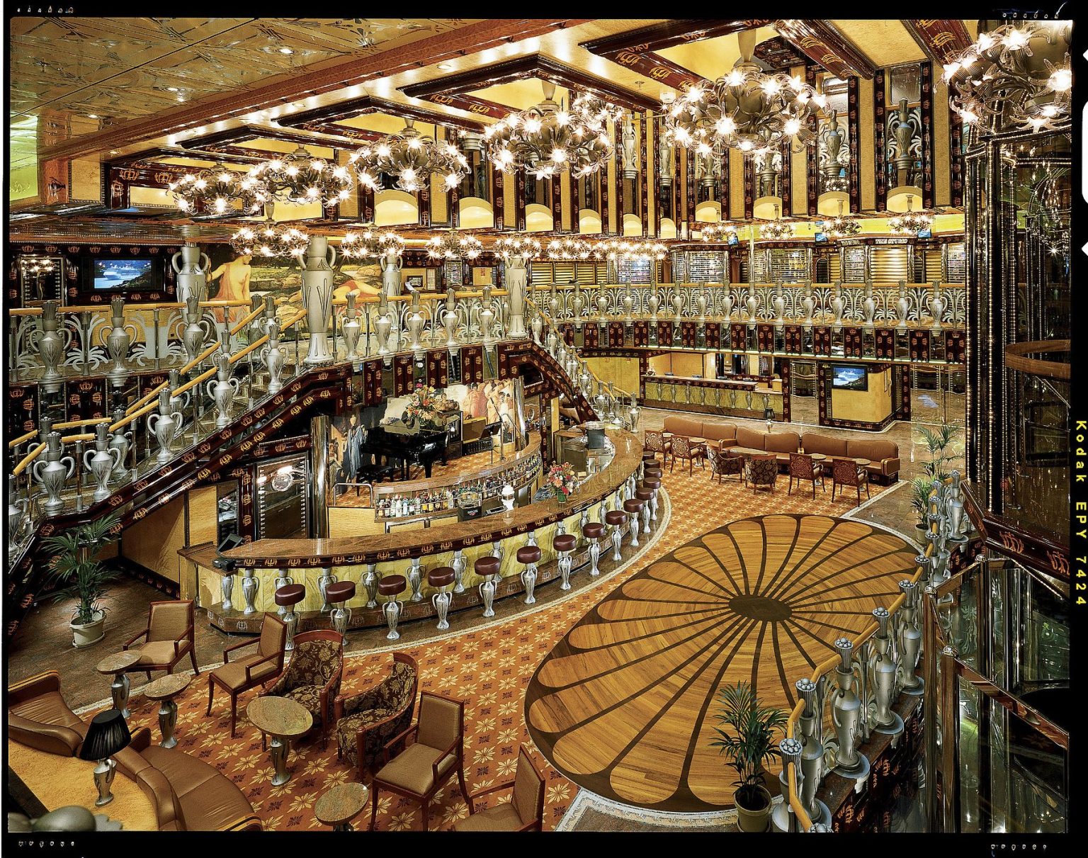 Carnival Legend vs Carnival Miracle - Ship Comparison