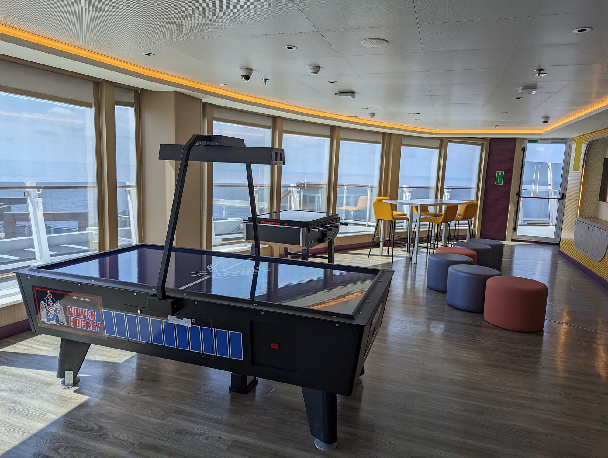 A Look at the New Entourage Teen Club on the Norwegian Viva - Cruise ...