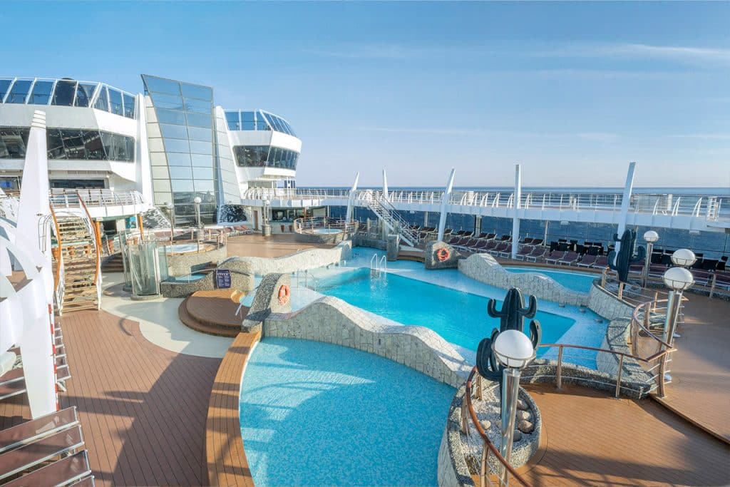 Norwegian Aura vs MSC Divina - Ship Comparison