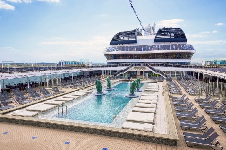 Sun Princess vs Virtuosa - Ship Comparison